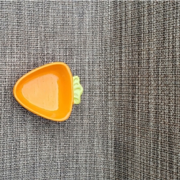 Dining | Ceramic Carrot Dish | Poshmark